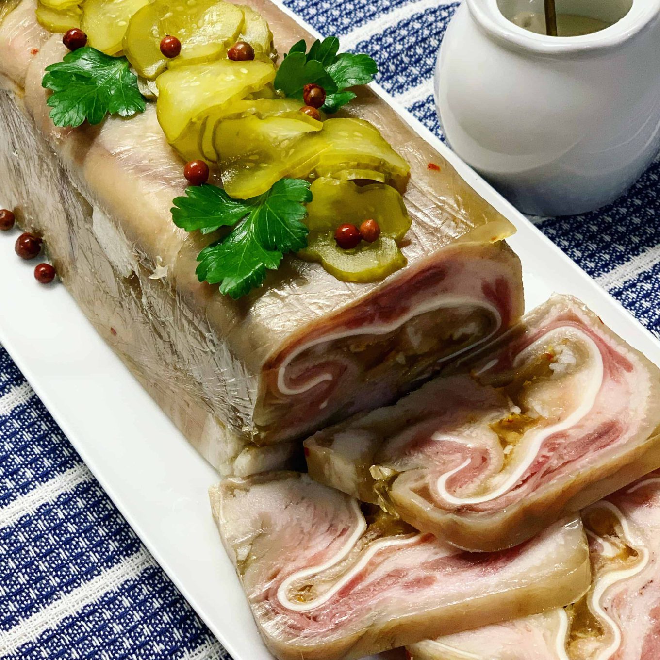 Kiaulių ausų slėgtainis, zelcas, ruledas | Bulvių košė